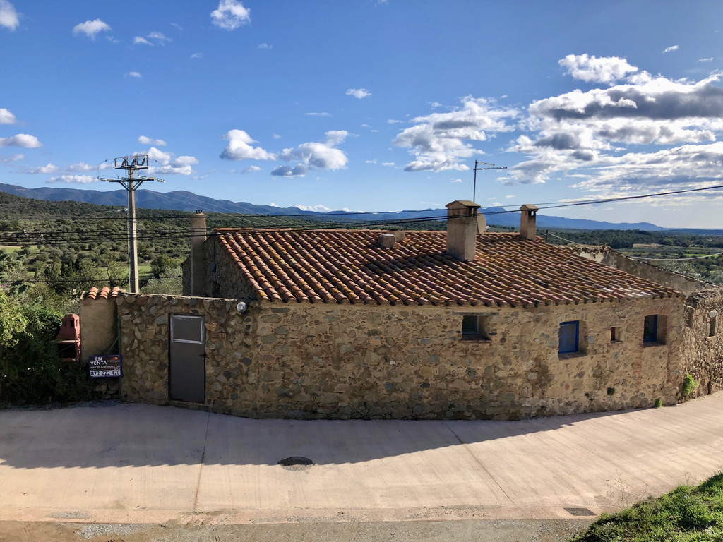 Immo Plaza Spain | Encantadora casa rural adossada amb vistes sobre la ...